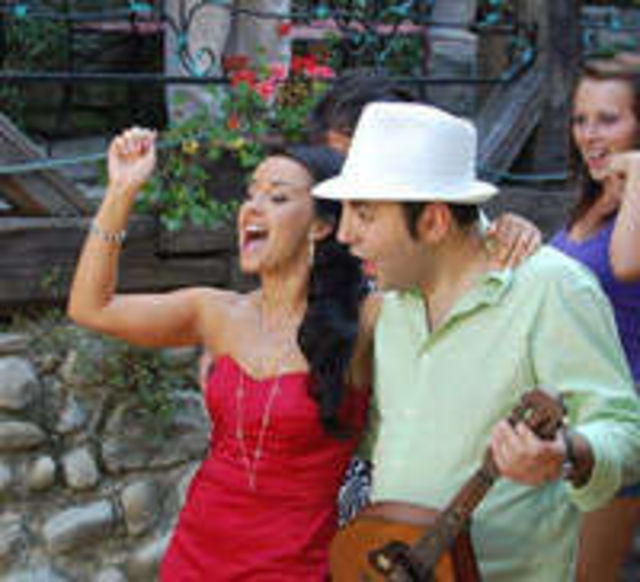 Annamari Dancs Live Your Life Videoclip